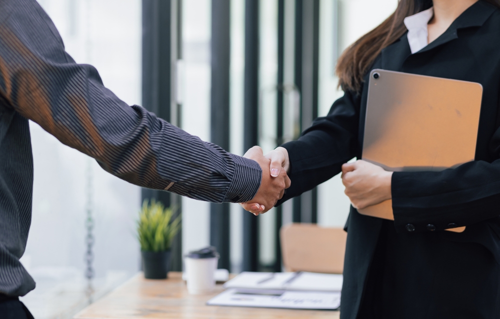 Strategic Client Acquisition: Niche, Free Trials, and VSLs